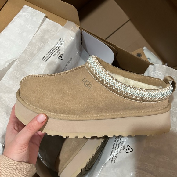 UGG | Shoes | Ugg Tazz In Sand | Poshmark